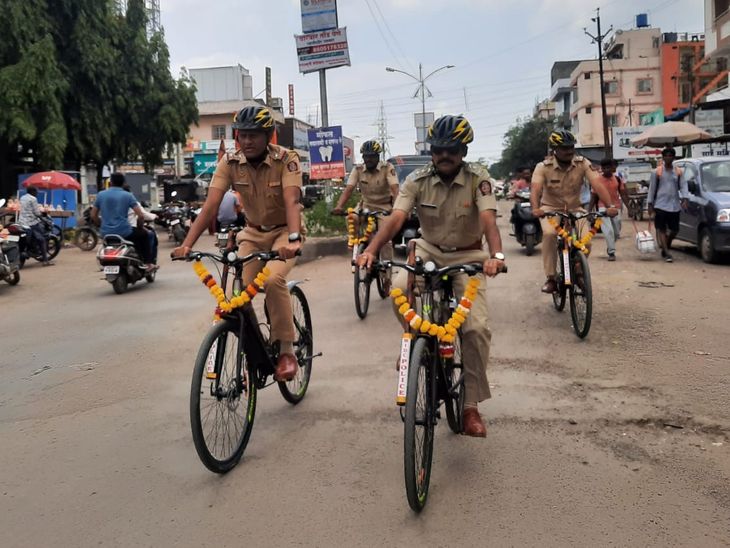 in MIDC Walaj police station Bicycle patrolling started| police station ...