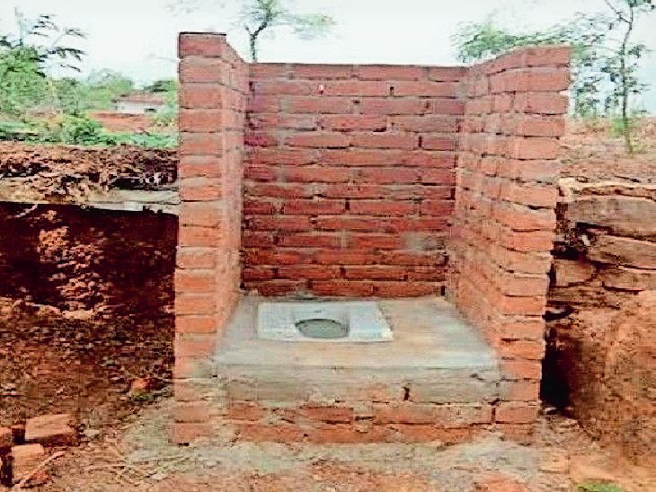 How to build a toilet in twelve thousand? Question to the beneficiaries ...