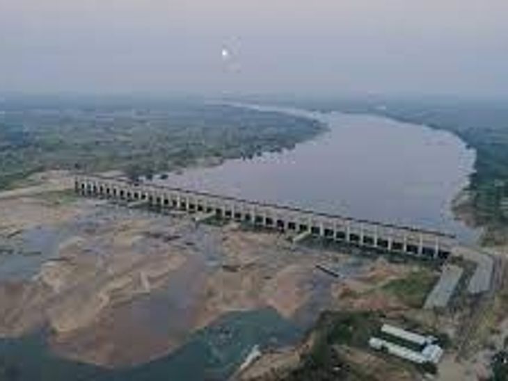 From October 15 all gates of Chichdoh Barrage will be closed in sequence
