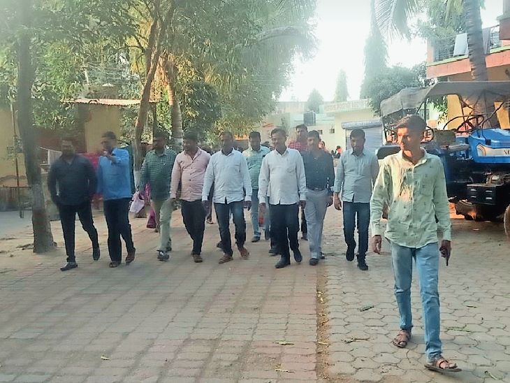 Visit of Tembhurni Villagers to Adarsh Village Patoda