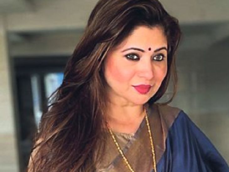 Deepali's Shinde Group entry prank for the third time | प्रवेशाच्या तीन तारखा जाहीर: दीपाली ...