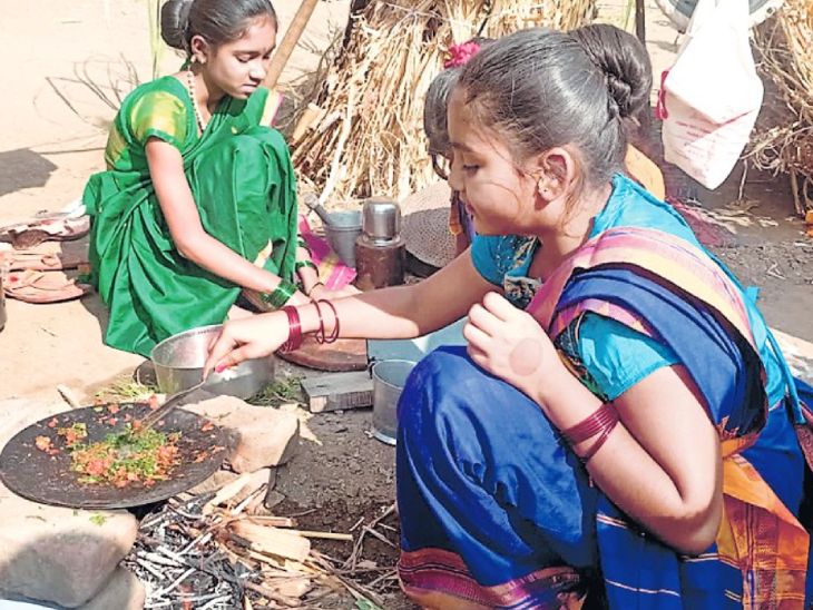 The students built a village in the school itself; Bhajan, Bharud also ...