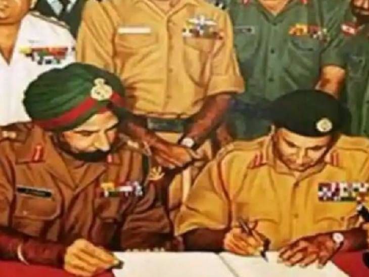 Taliban minister shows photo of surrender of Pakistan army in 1971 ...