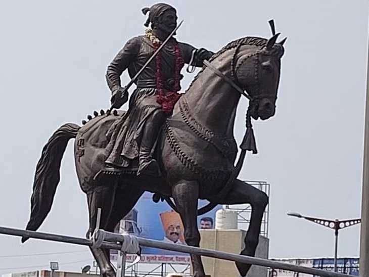 When will the Equestrian statue of Shiva Raya be unveiled in Vairag ...
