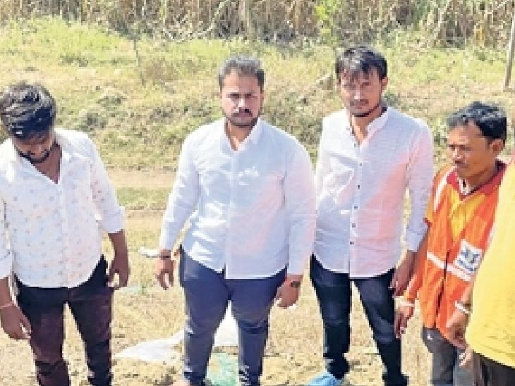 Gevrait performed the funeral of the monkey and created a vision of ...