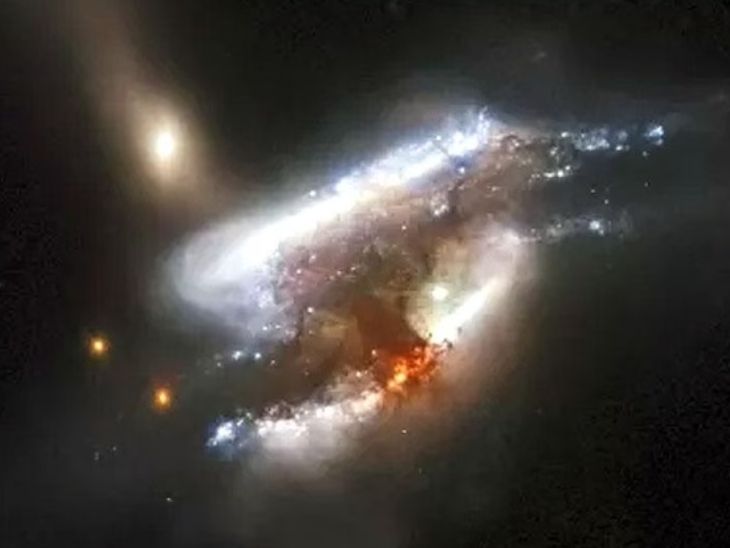 Rare Galaxy Found in Universe, Biggest Black Holes, Weight of 1000 ...