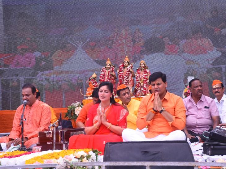 Hanuman Chalisa Pathan Program; Navneet Rana Birthday | Amravati ...
