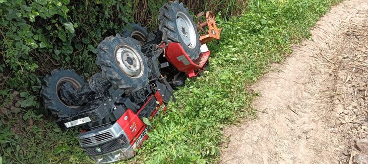 A young farmer from poor Panand road became the victim | निकृष्ट पाणंद ...