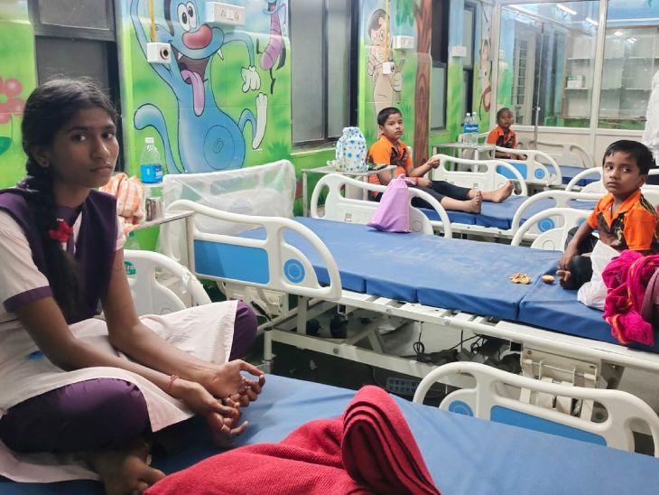 Four school children bitten by a mauled dog in Satara, treated at ...