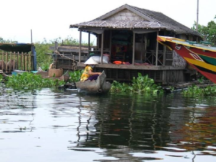 The houses of the Manobo community are able to withstand floods, storms ...