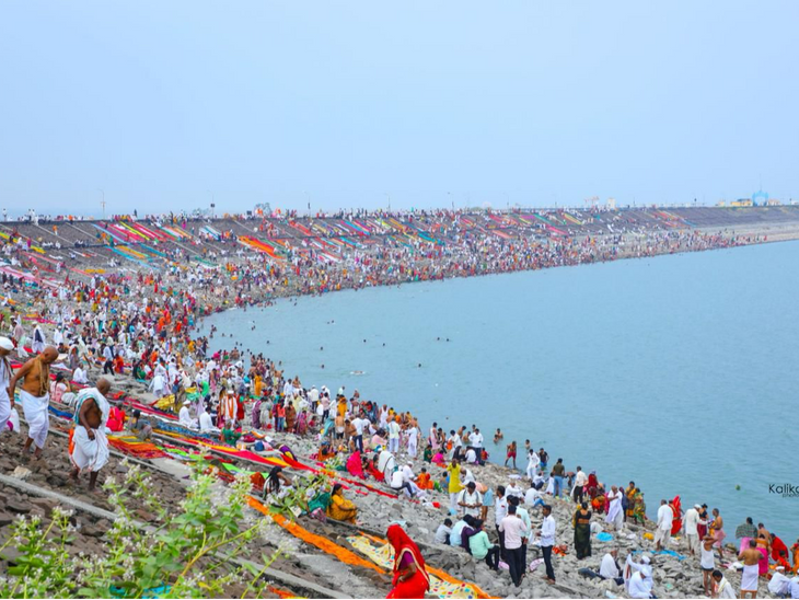 Nathashashti celebration Mandiali of 7 lakh devotees | नाथषष्ठी सोहळा ...