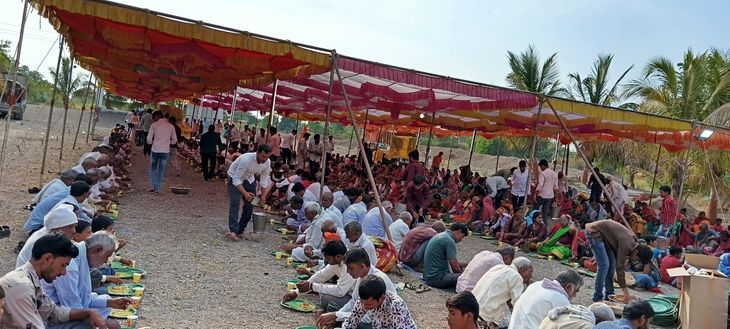 Borgaon Arj Akhand Harinam Week is celebrated with Mahaprasad | बोरगाव ...