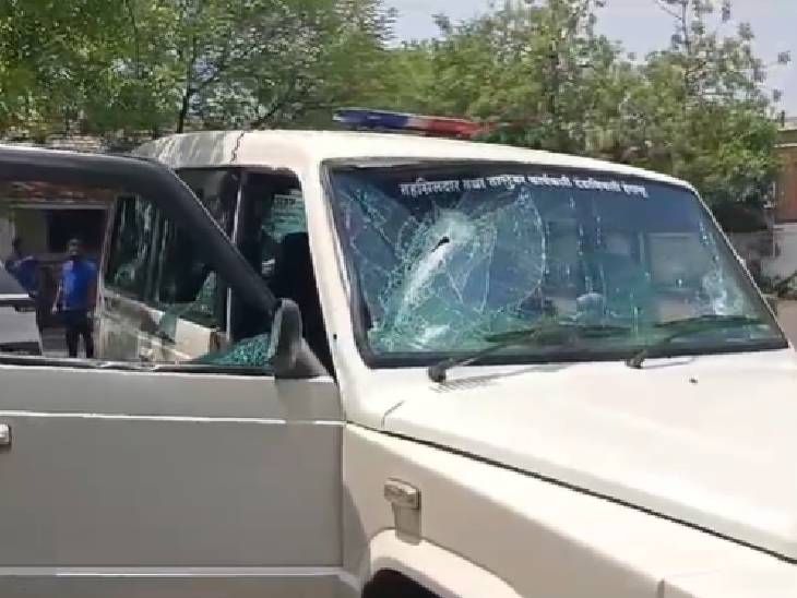 Pune Indapur Tahsildar Attacked Car Supriya Sule Criticized Devendra ...