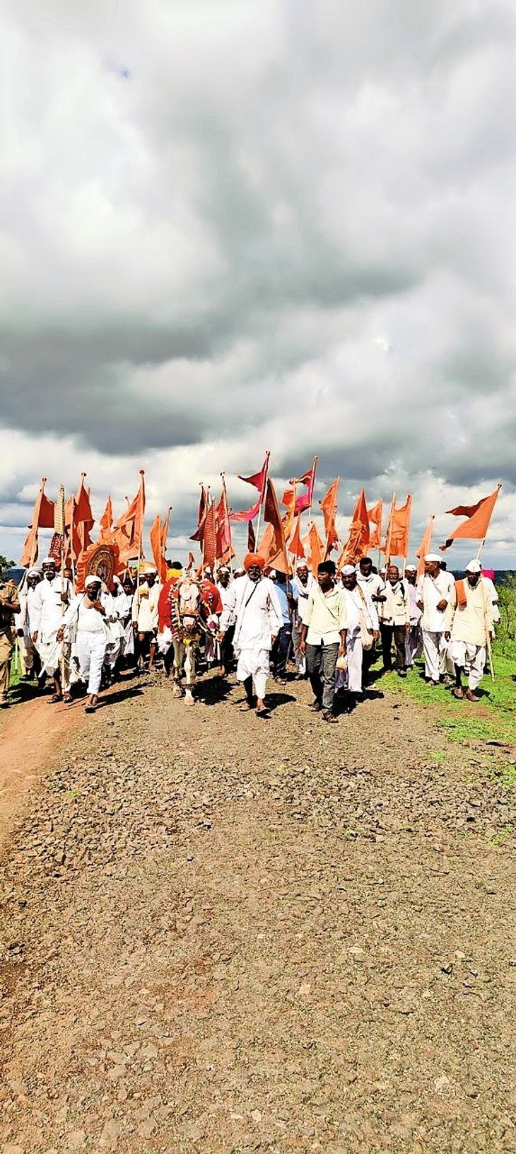 103 years ago, 5000 devotees in a procession of 5 people, the palanquin ...