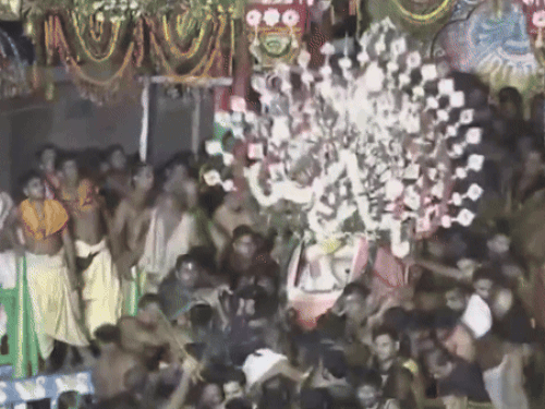 Jagannath Puri Rath Yatra | Lord Balabhadra Idol Fell In Gundicha ...
