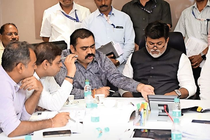 Manmad MIDC work started, road from Ankawade and Satane villages to go ...