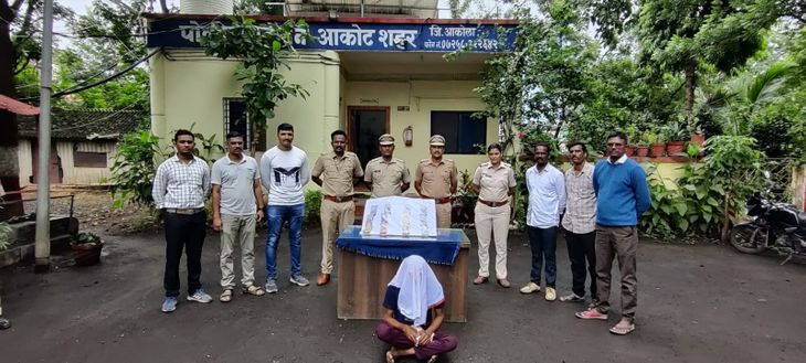 The theft case in 'Shiva Agency'; Chorta Gajaad, performance of Akot ...