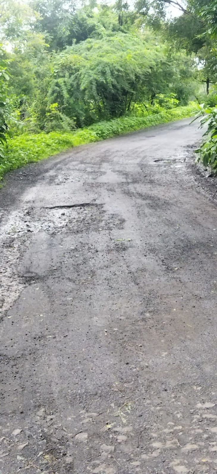 Potholes on Umra Fata-Umra Road are fatal due to rain, dislodged roads ...