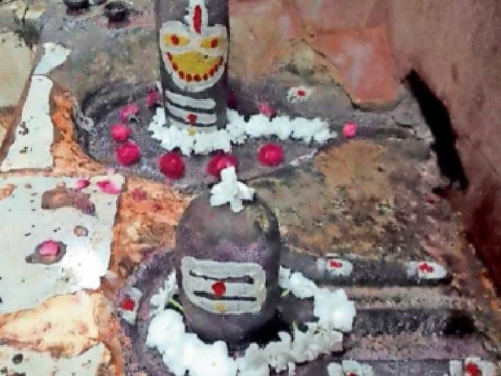 The only temple to have two pindis of Mahadev and Parvati at Tirtha ...