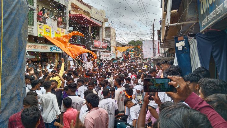 Bodwadla Mahakal group took out Kavadyatra brought holy water from Tapi ...