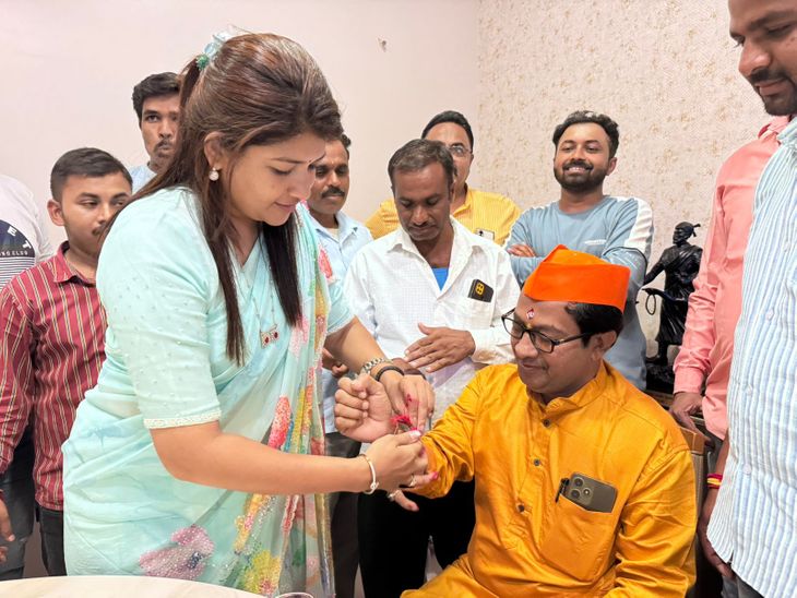 Rakshabandhan was celebrated by sending rakhi to 50 thousand brothers ...