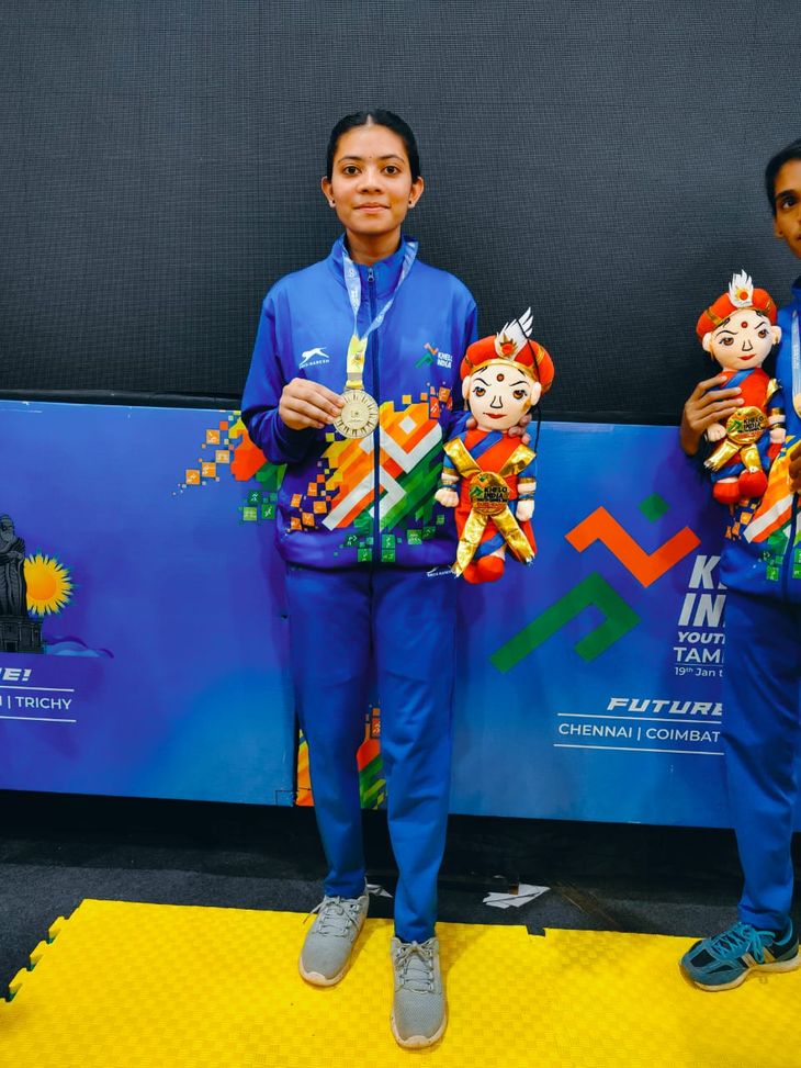 A Sports Scholarship of Rs.5 Lakh to Priti Dhakkarge, the first athlete ...