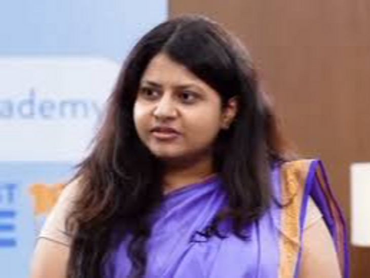 Sensational allegation of Pooja Khedkar's father | पूजा खेडकर यांच्या ...