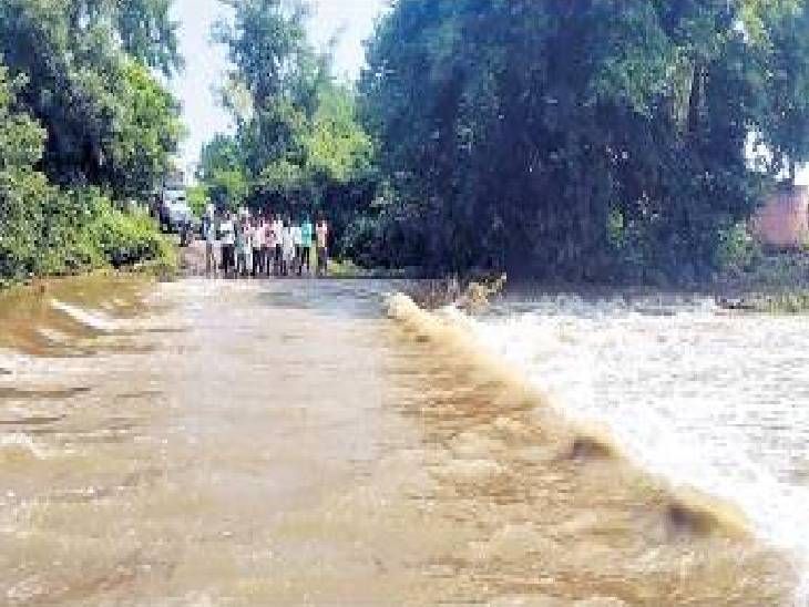 Goi river flooded, Tisgaon lost connection with eastern part for 6 ...