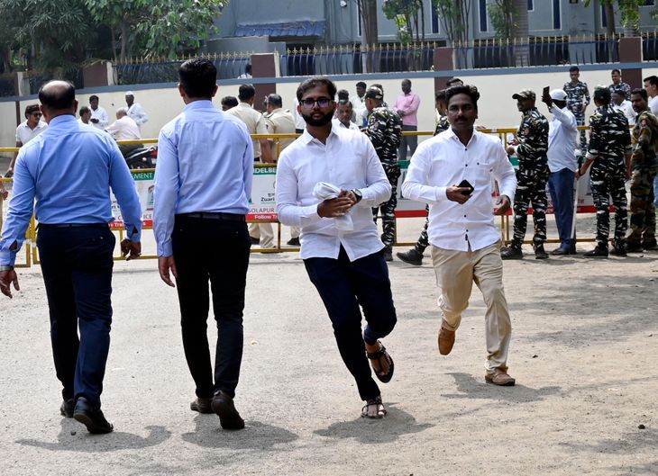 Dilip Sopal, Subhash Deshmukh, Narayan Patil, Yashwant Mane, Bhalke and ...