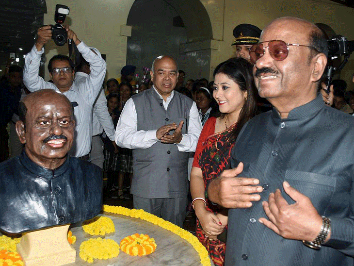 West Bengal Governor CV Ananda Bose Statue Controversy | Raj Bhavan ...