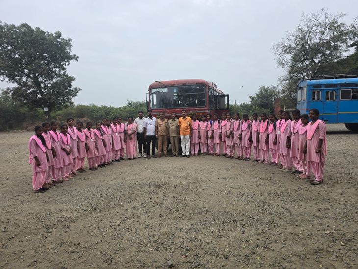 At last, the red pari ran for the students, the bus service started ...
