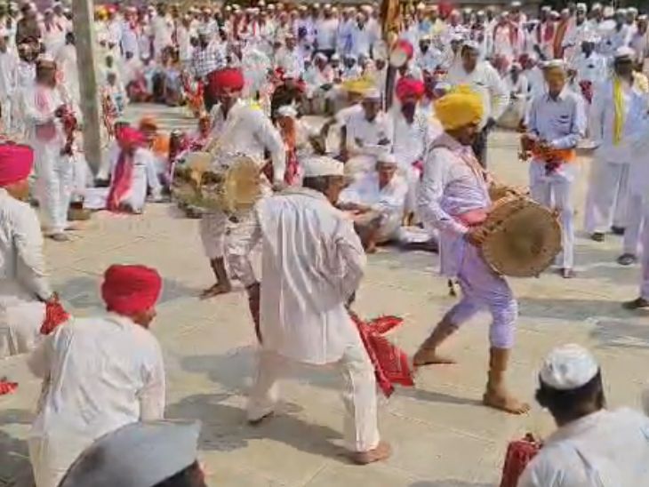 Devotees from other states arrive for Nagoba Yatra at Mhaswad in Satara