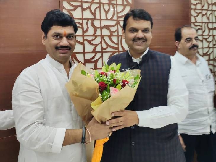 Trupti Desai On Devendra Fadnavis Dindori Ashram And Walmik Karad Case | Karuna Munde ...