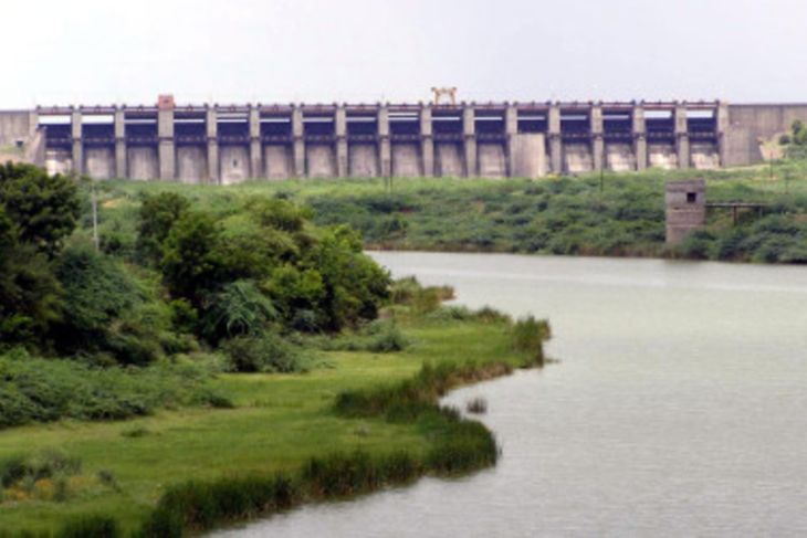 Second round of water for Rabi crops from Majalgaon Dam, Rabi jowar ...