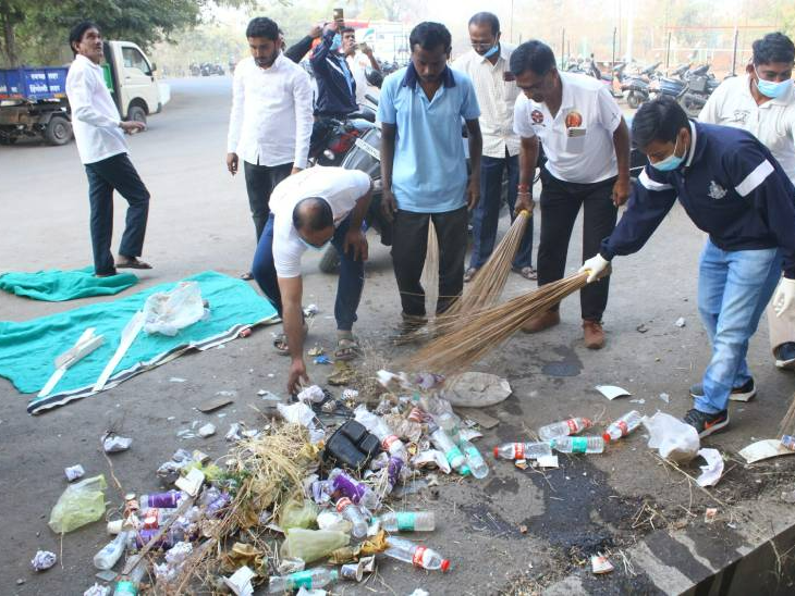 10 tractors of garbage were removed from the premises of the District ...