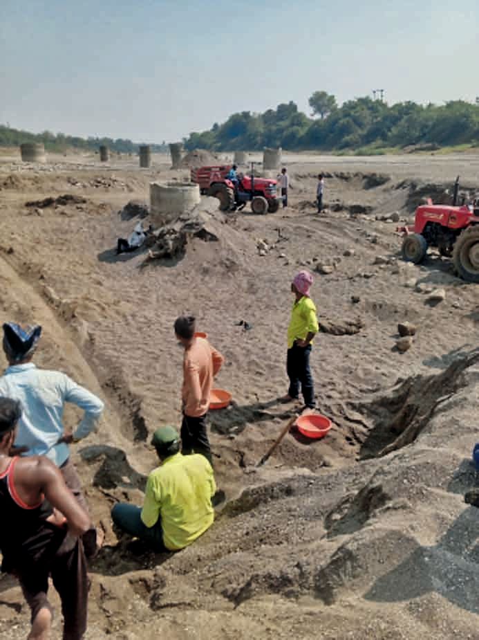 Proposals for 44 sand ghats have been lying in the ministry for 3 ...