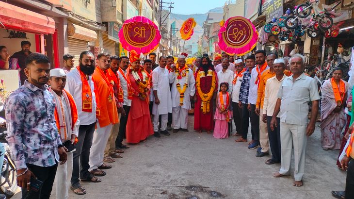 6-hour procession of Shri Chandeshwar Bhagwan Palkhi in Chandwad city ...