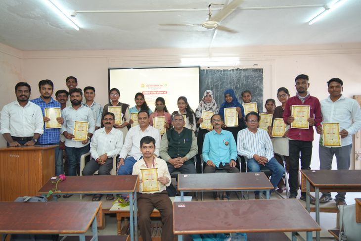 Cursive writing in Marathi means Modi script, views of Mahesh Joshi ...
