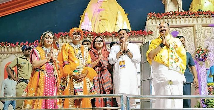 Pandit Pradeep Mishra asserts that by listening to the story of Shiv ...