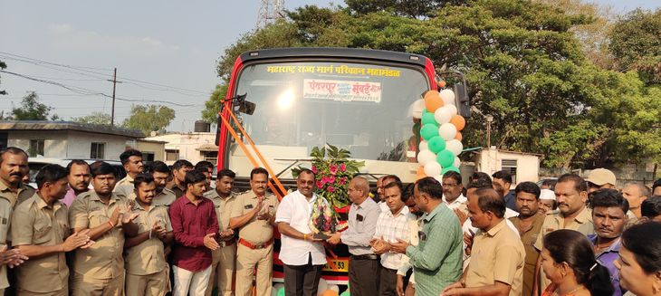5 new buses arrived at Pandharpur depot, new buses were inaugurated by ...
