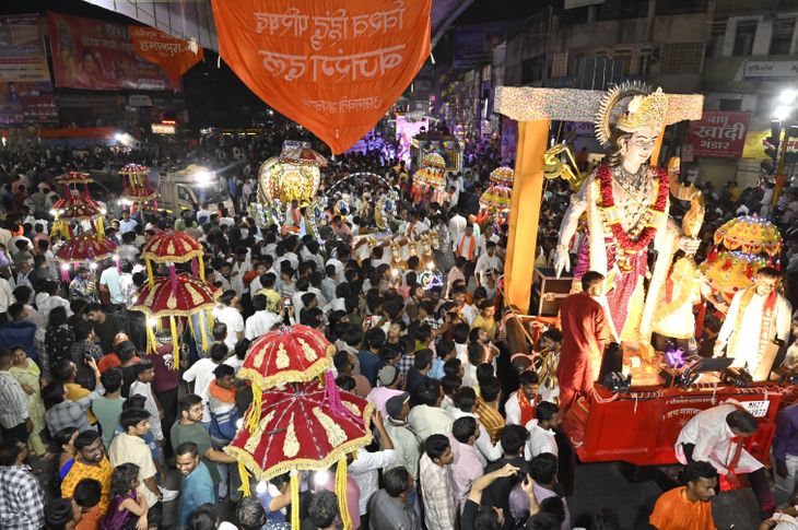 The sun stopped at the top of the two watchmen, Ram was born, Sakhi Ram ...