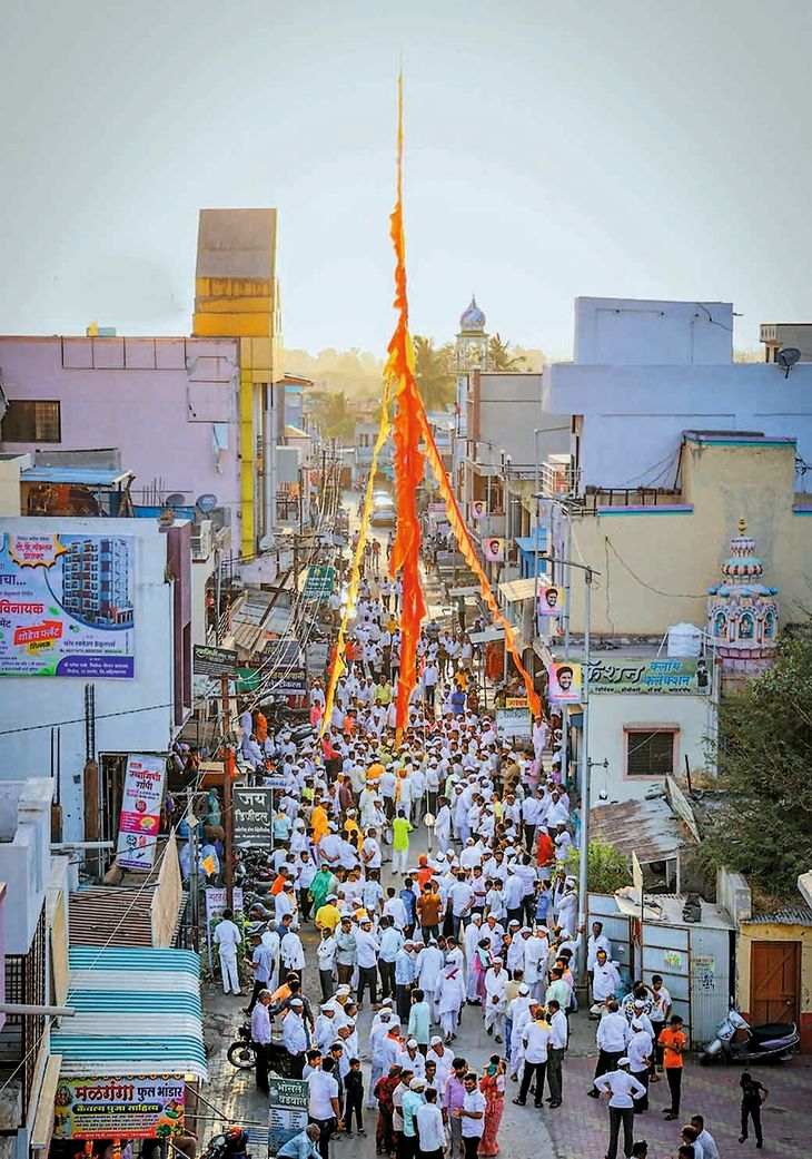 The procession of the 85-foot tall stick of Malganga Devi turned out to ...