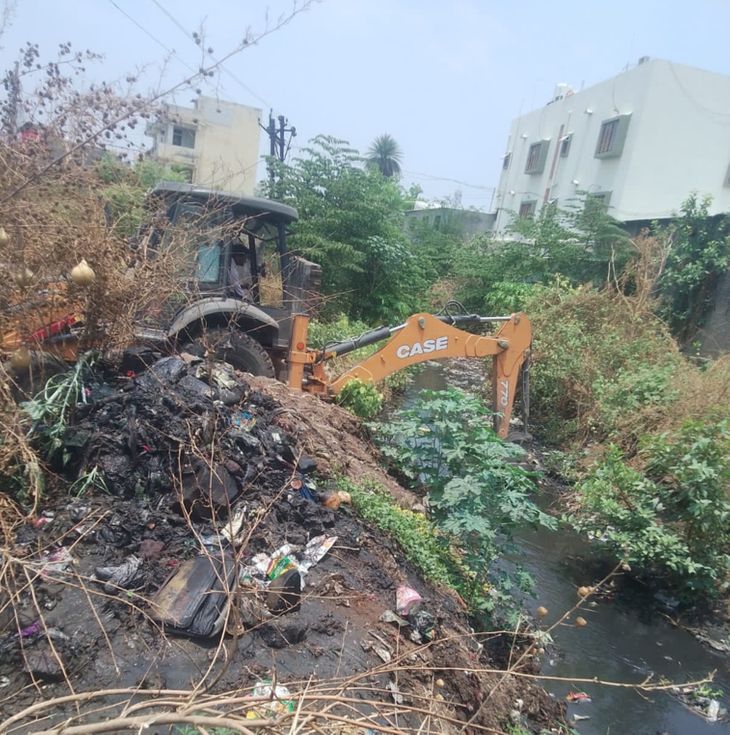 Municipal Council starts pre-monsoon cleaning of rivers and drains in ...