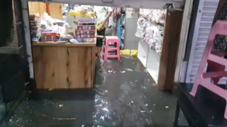 Stormy rains wreak havoc in Shelubazar, farmers' plight at Nafed procurement center, traders ...