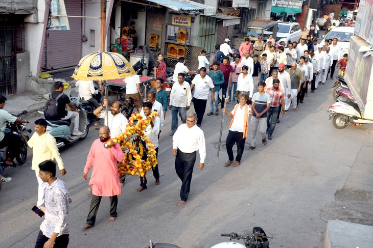 Chhatrapati Shivaji Maharaj's palanquin procession begins in Nandurbar ...