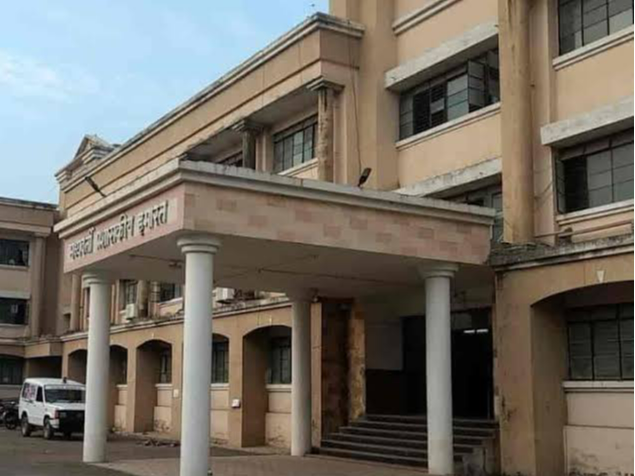 Hingoli Collector Pushes Five-Star Drive for Clean, Green Towns