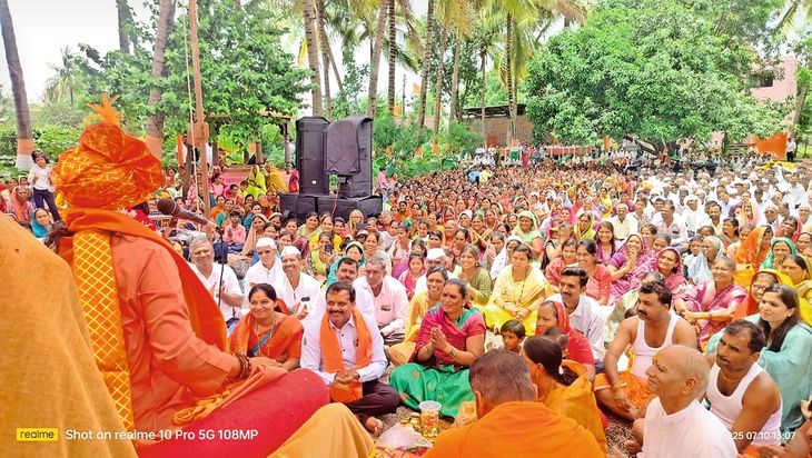 For the first time, procession of the padukas of saints and mahants ...
