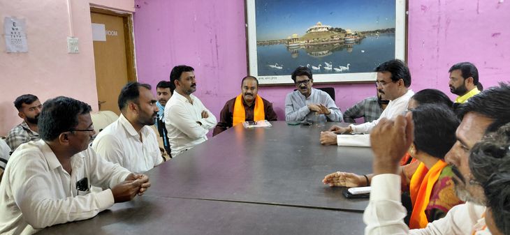 Raise the fight for farmers' rights and loan waiver - Kha. Arvind ...