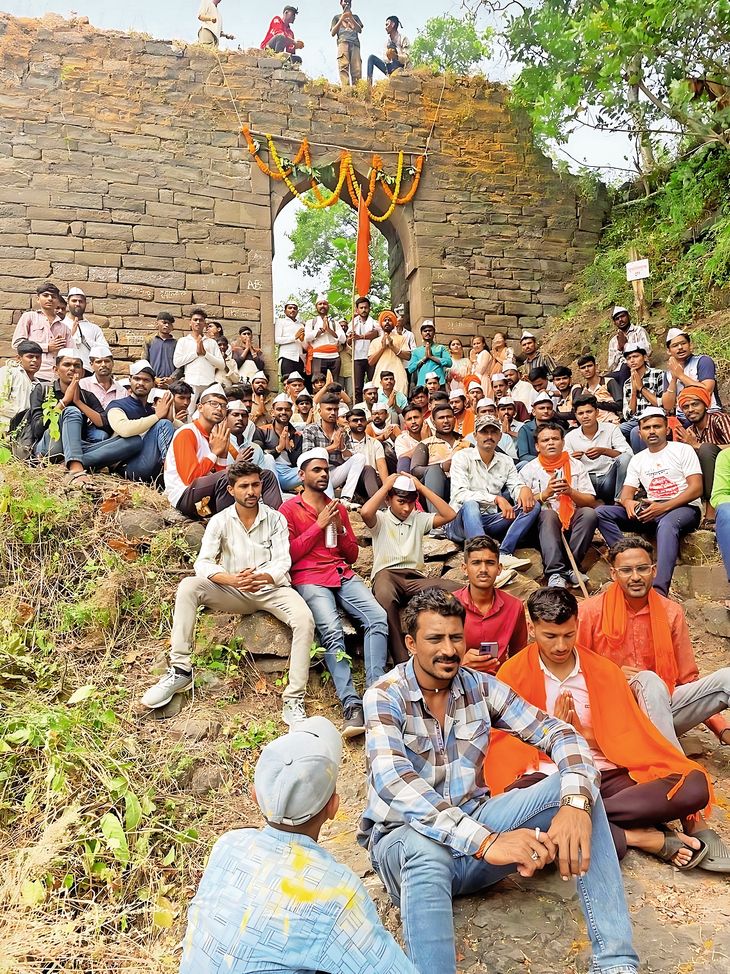 Gadpujan ceremony at Vijaygad fort; Bhandara is demolished and Shivaji ...