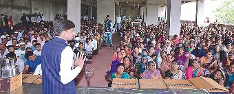 Distribution of household goods to two thousand construction workers at ...